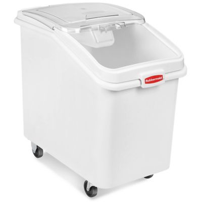 Rubbermaid bin store