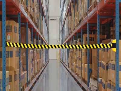 Uline Barrera Magnética Retráctil en Existencia - ULINE